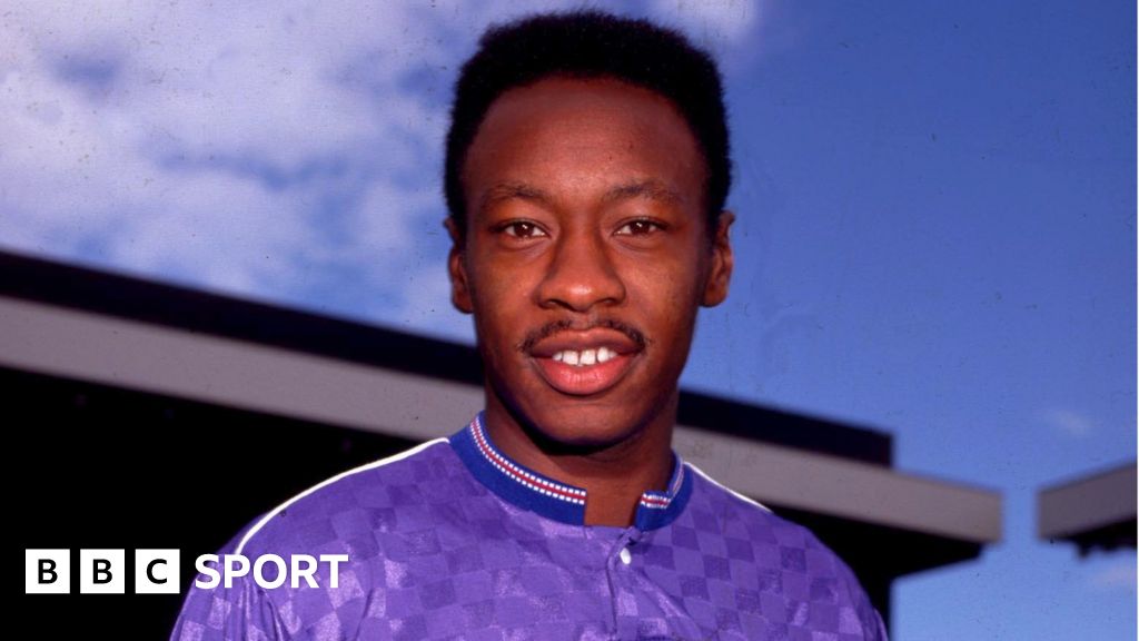 Mark Walters recalls racism on Rangers debut, 30 years on - BBC Sport