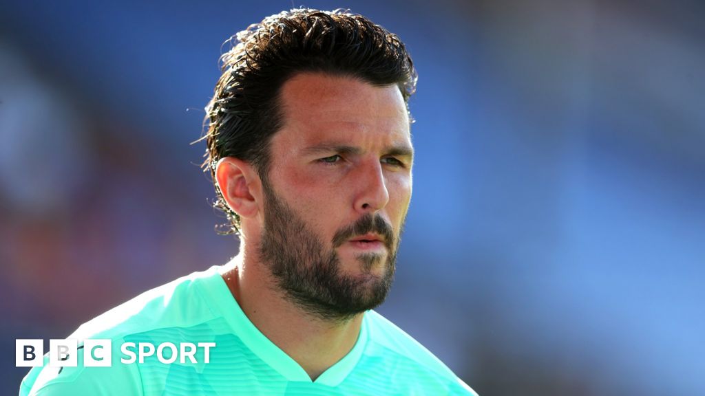 Stephen Henderson: Charlton re-sign goalkeeper after Crystal Palace ...
