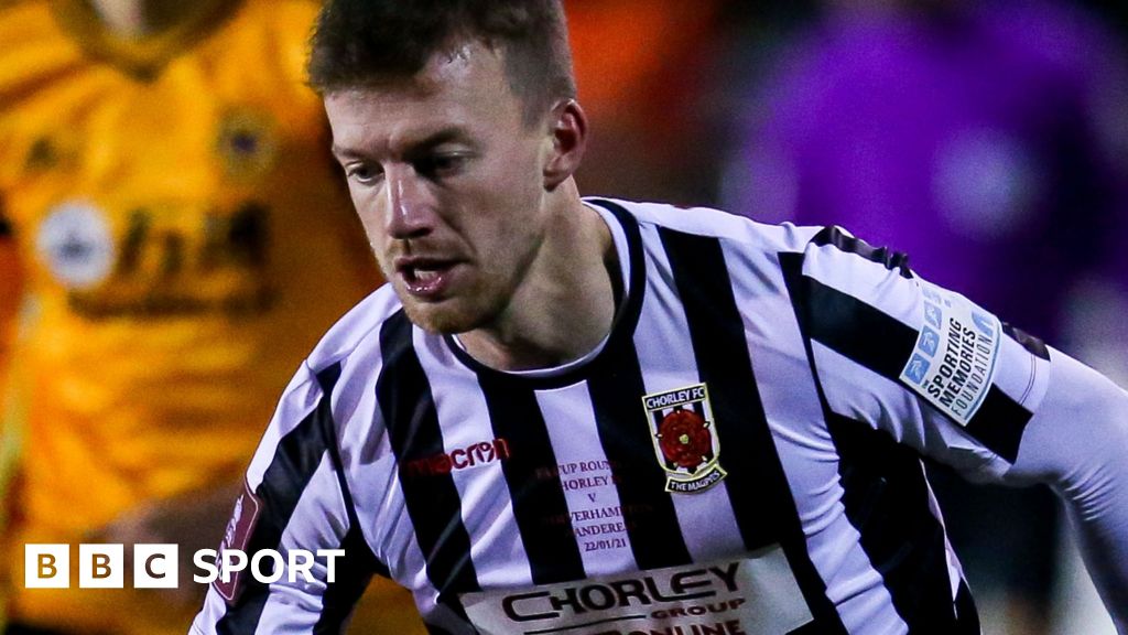 Elliot Newby: Midfielder rejoins Barrow from Stockport County - BBC Sport
