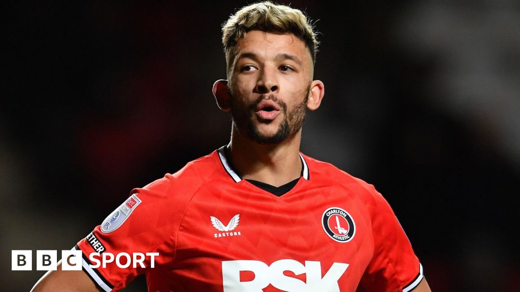 Macauley Bonne: Gillingham sign striker after Charlton exit - BBC Sport