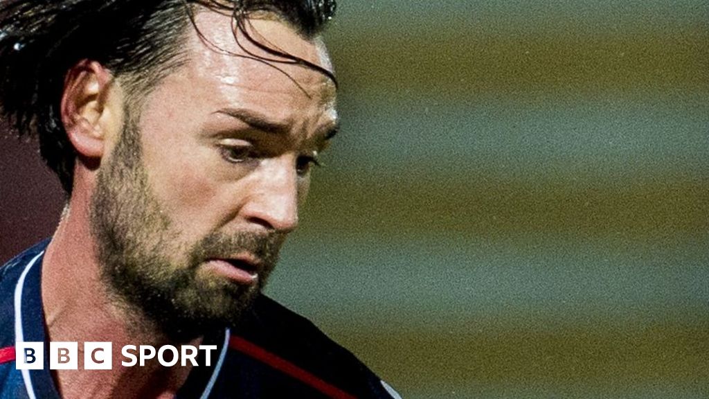 Chris Eagles: Oldham Athletic sign ex-Man Utd, Burnley and Bolton ...