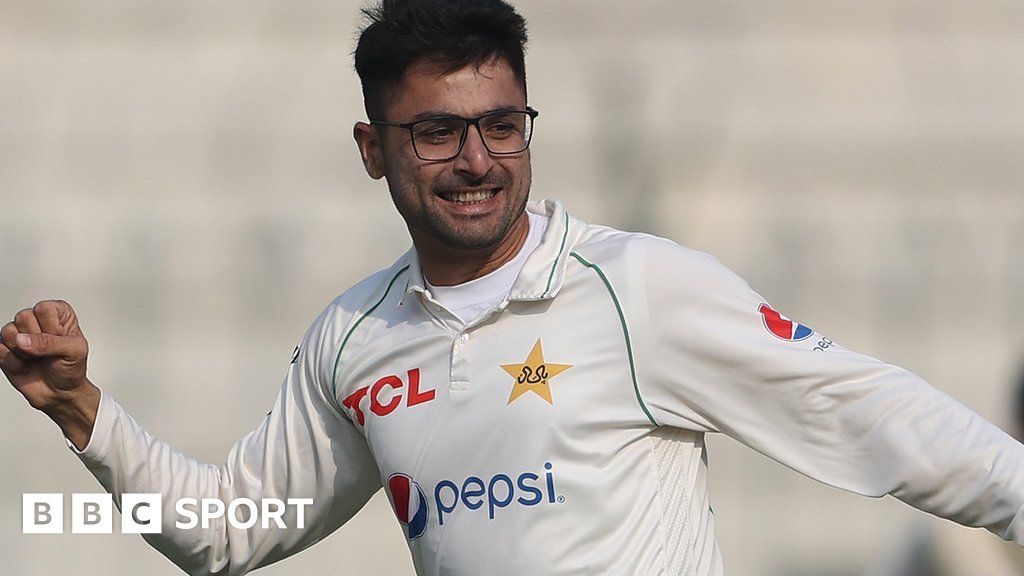 Pakistan v England: Abrar Ahmed says he is 'not a magician' - BBC Sport