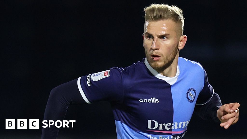 Jason McCarthy: Wycombe Wanderers full-back signs new deal at League ...