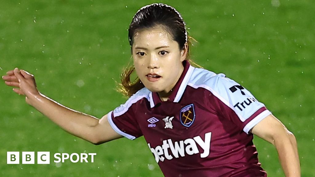 Yui Hasegawa: Manchester City sign Japan midfielder from West Ham United - BBC Sport