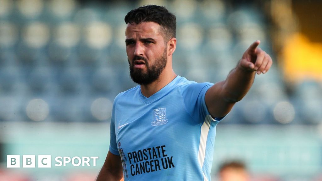 Stephen McLaughlin: Mansfield Town sign former Southend United winger ...