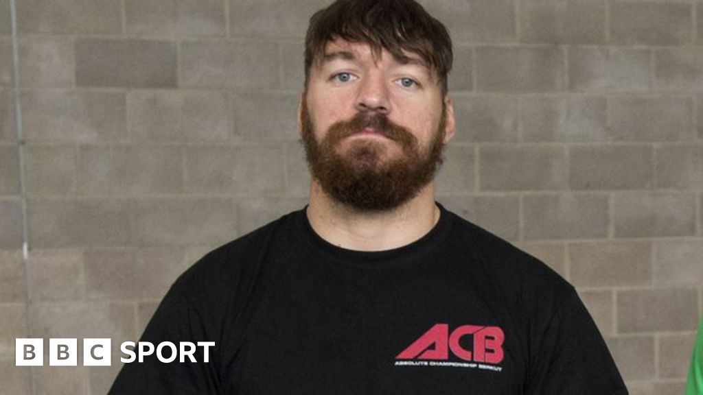 MMA: Chris Bungard loses by decision to Charlie Leary - BBC Sport