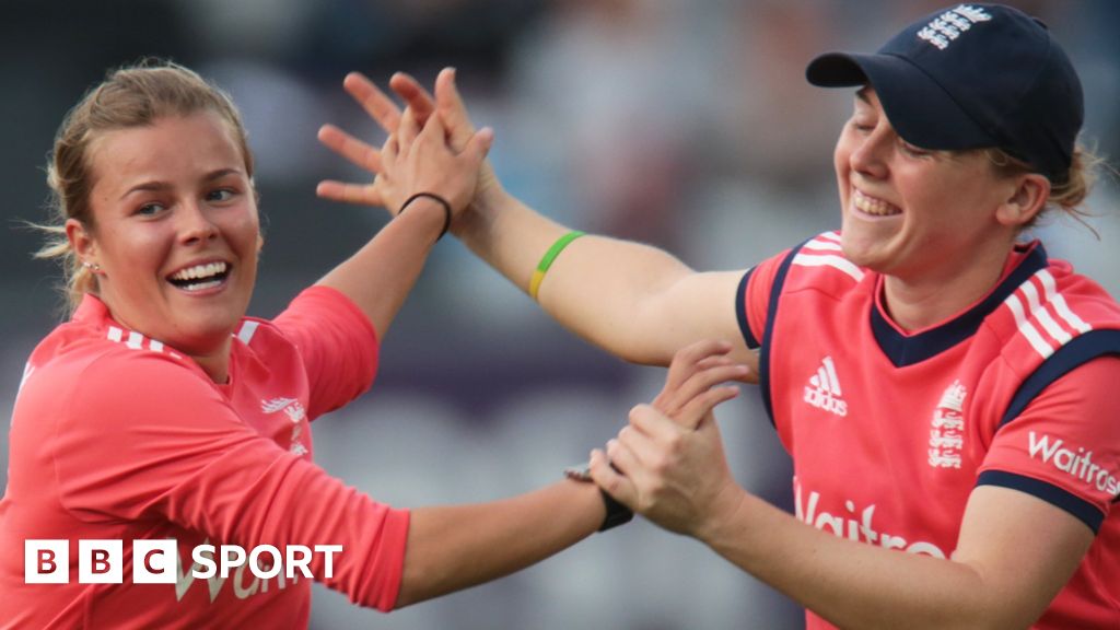 England v Pakistan: Alex Hartley takes two wickets on debut for hosts ...