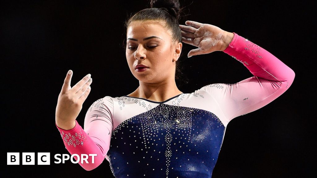 Claudia Fragapane wins World Gymnastics bronze in Montreal - BBC Sport