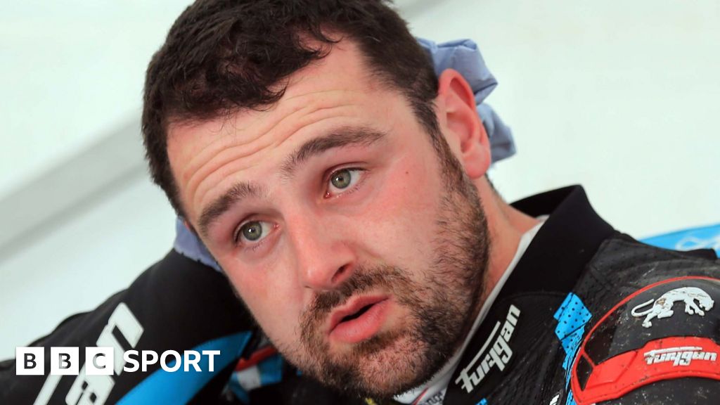 Isle of Man TT: Michael Dunlop targets 16th win in Superbike opener - BBC Sport