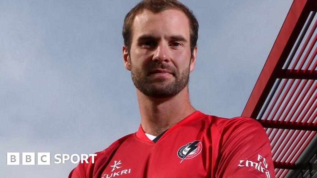 Tom Smith: Lancashire captain out for season with back injury - BBC Sport