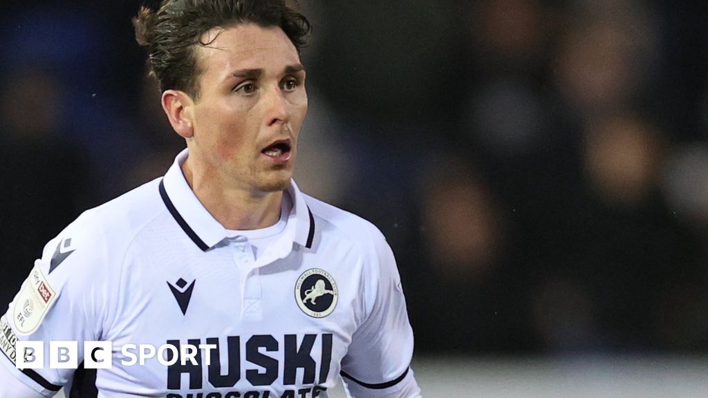 Danny McNamara: Millwall right-back signs new contract - BBC Sport