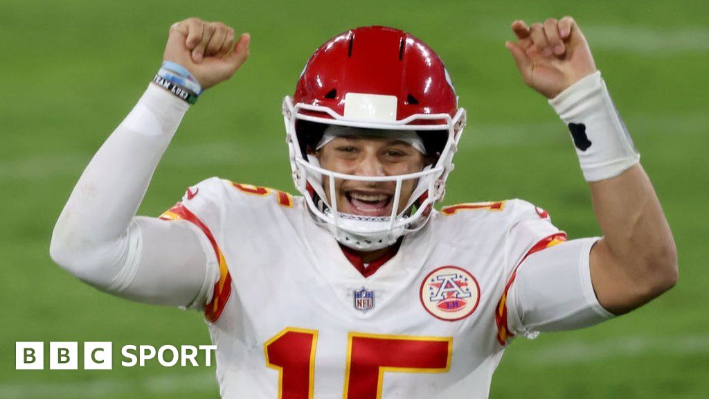 Patrick Mahomes breaks passing record as Kansas City Chiefs beat ...
