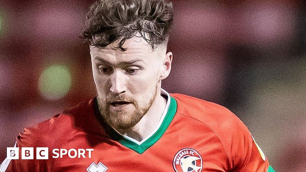 Dan Scarr: Plymouth Argyle sign Walsall defender - BBC Sport