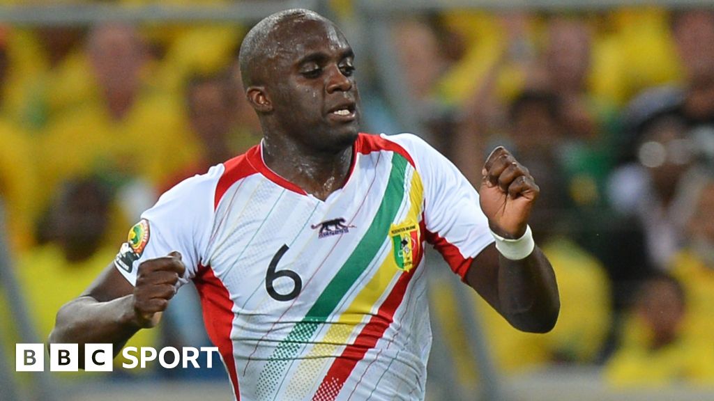 Former Liverpool star Momo Sissoko back in France - BBC Sport