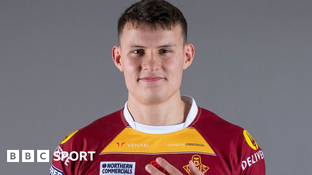 Louis Senior: Hull KR sign Huddersfield Giants winger on loan before ...