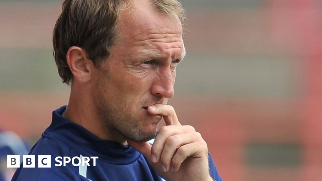 Andy Morrell: Ex-boss 'thinking' on applying for vacant Wrexham manager ...