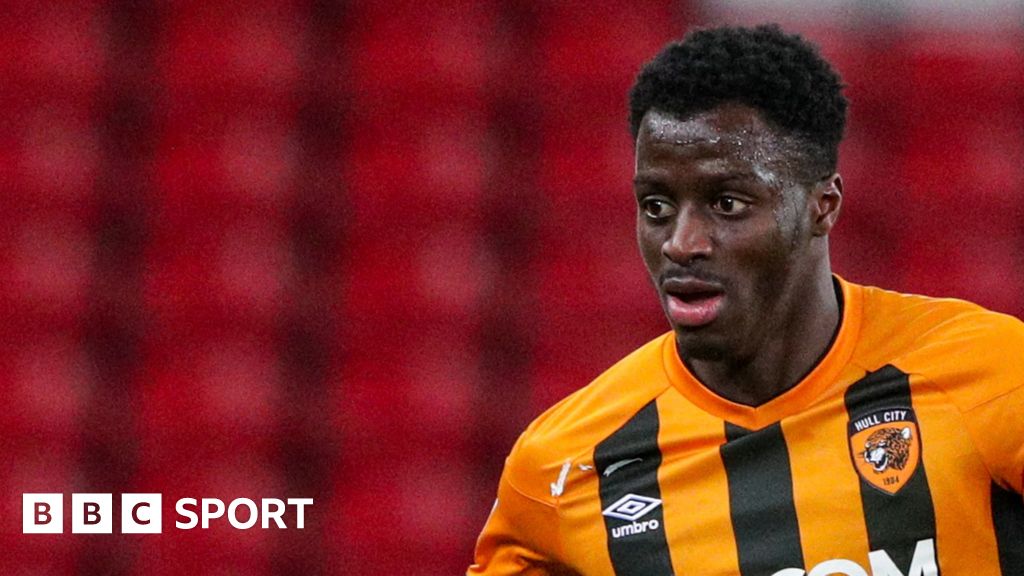 Grimsby Town: Josh Emmanuel, George Lloyd and Tom Dickson-Peters join ...