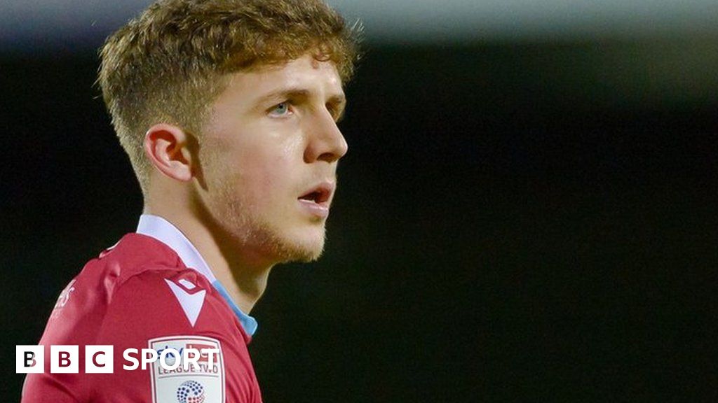 Tom Pugh: Scunthorpe midfielder out for season with knee injury - BBC Sport