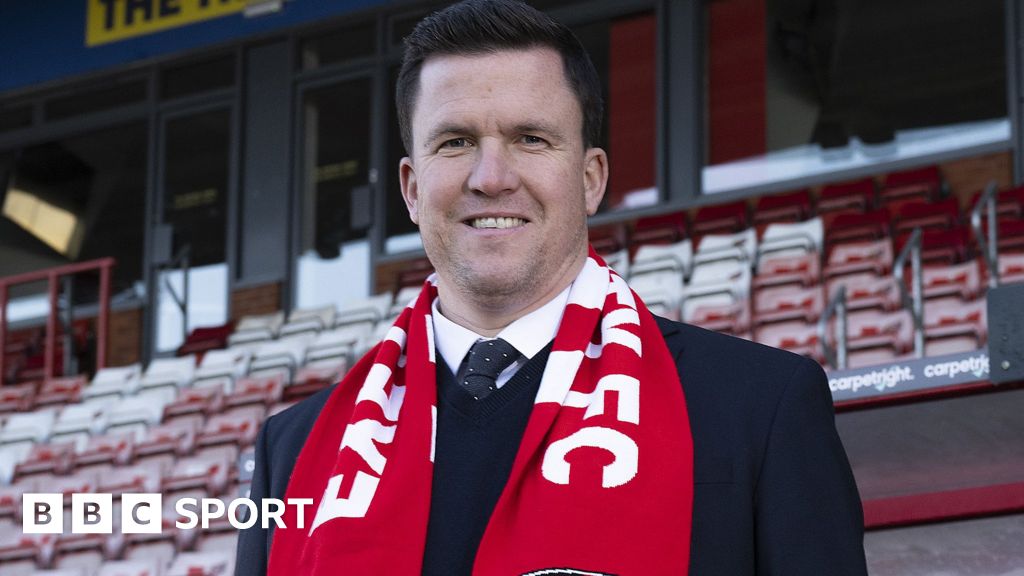 Gary Caldwell: Exeter City appoint former Celtic and Scotland defender ...