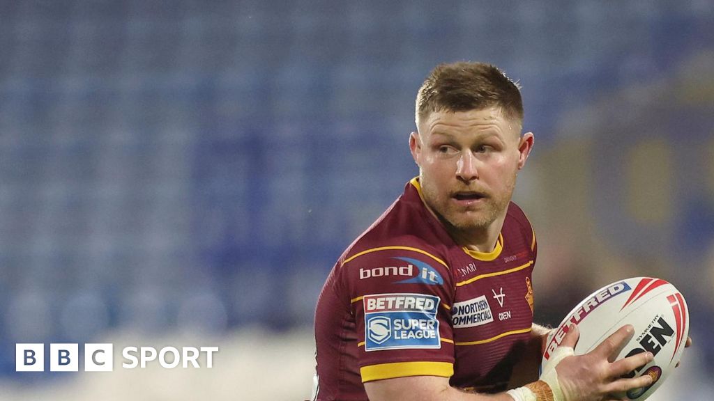 Luke Yates: New Warrington Wolves forward says early arrival won't ...