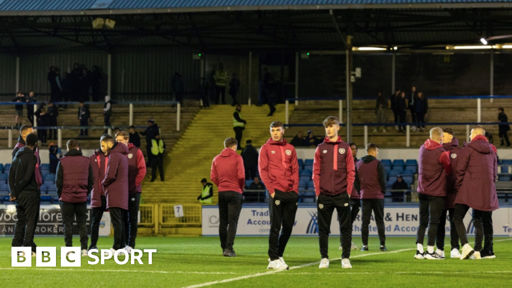 Greenock Morton v Hearts: Line-ups from Cappielow - BBC Sport