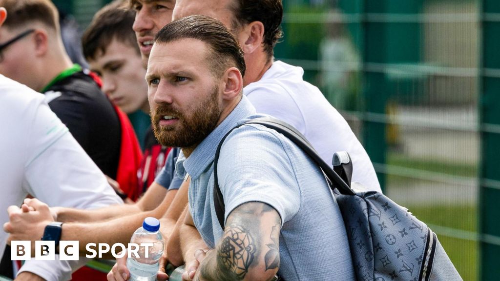Boyle 'chomping at bit' and nearing Hibs return - BBC Sport