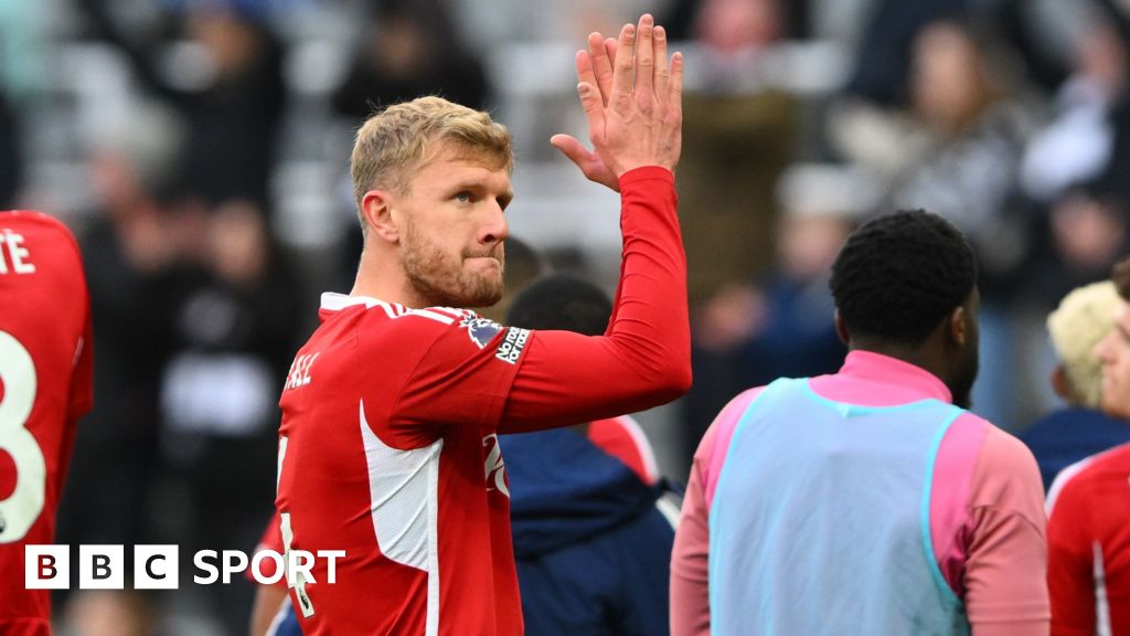 Nottingham Forest: Joe Worrall joins Besiktas on loan - BBC Sport