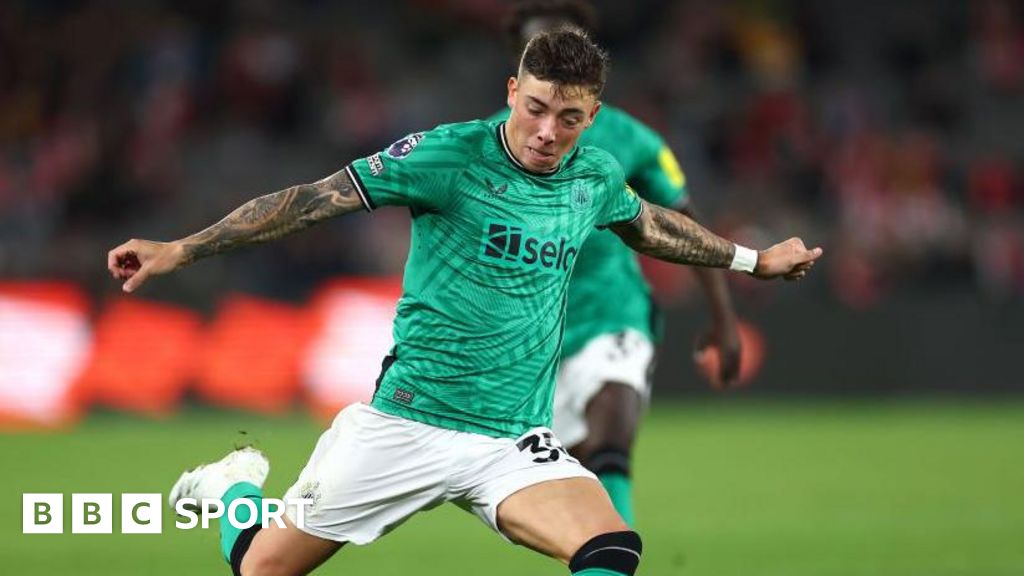 Harrison Ashby: QPR sign full-back from Newcastle on loan - BBC Sport