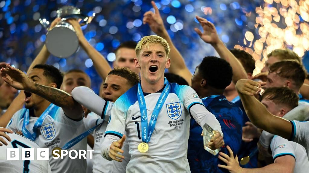 Anthony Gordon wins European Under-21 Championship Player of the ...