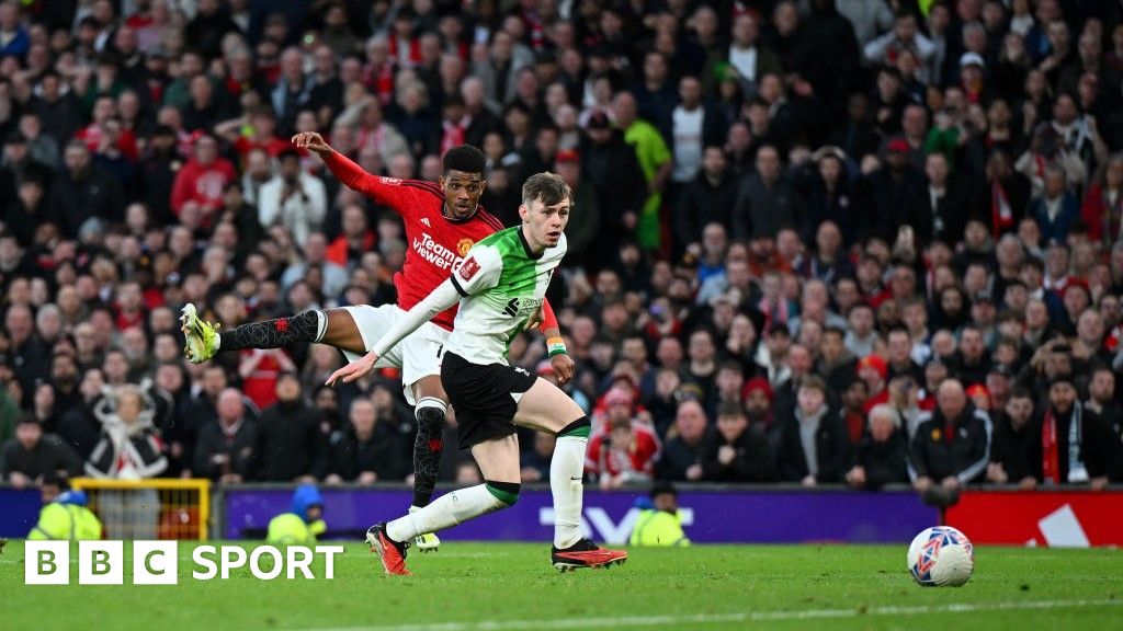 Manchester United 4-3 Liverpool: Key stats - BBC Sport