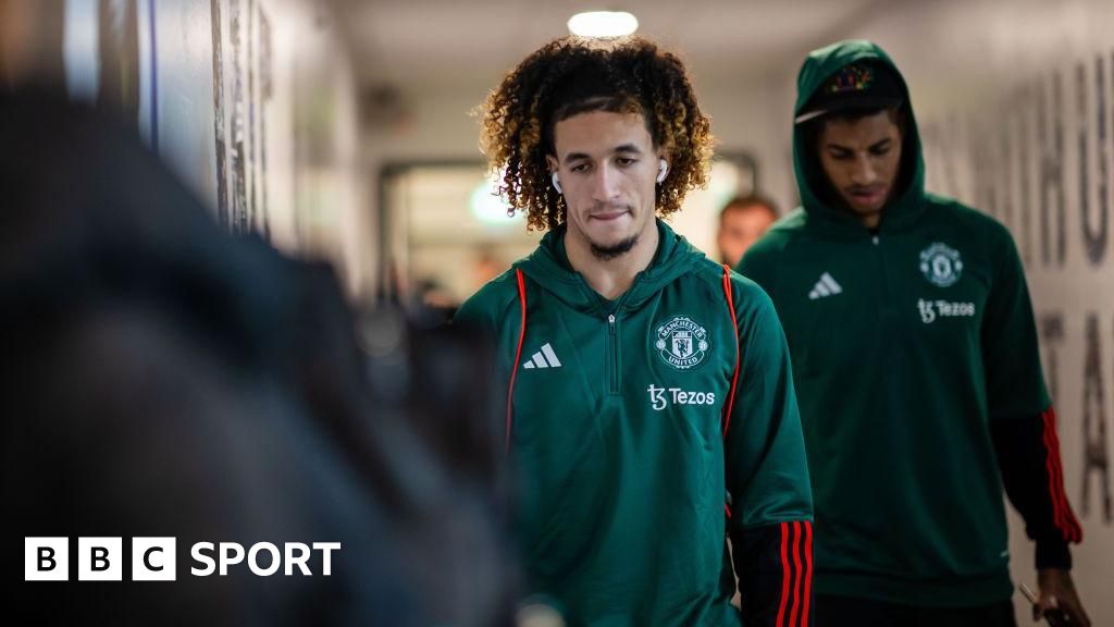 Manchester United: Hannibal Mejbri set for Sevilla loan move - BBC Sport