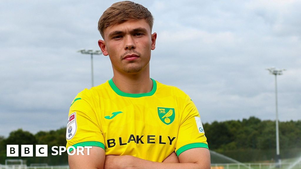 Callum Doyle: Norwich sign Man City prospect on season-long loan - BBC ...