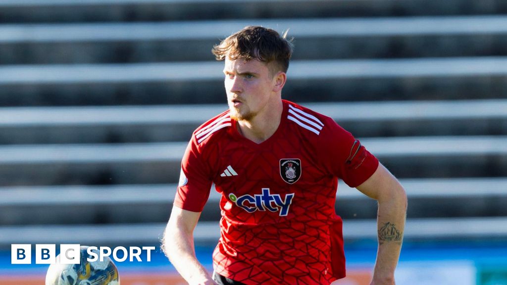 Alex Bannon: Burton Albion sign Queen's Park defender - BBC Sport