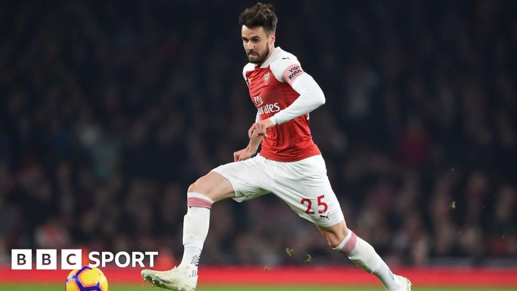Carl Jenkinson: Ex-Arsenal and England defender joins Bromley - BBC Sport