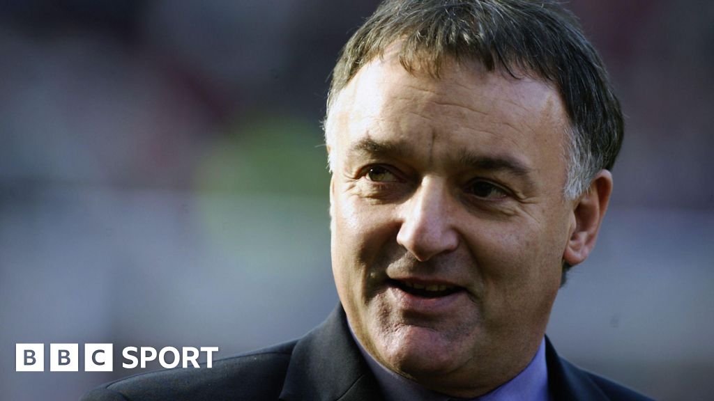 Stoke City: Former manager Lou Macari turns 75 - BBC Sport