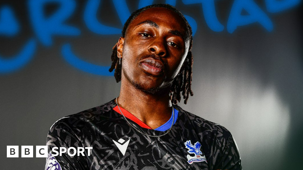 Crystal Palace reveal third kit - BBC Sport