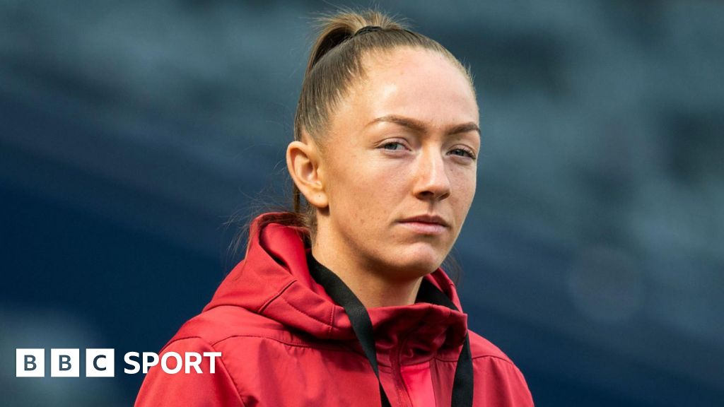 Georgia Hunter: Hearts skipper extends contract to 2026 - BBC Sport