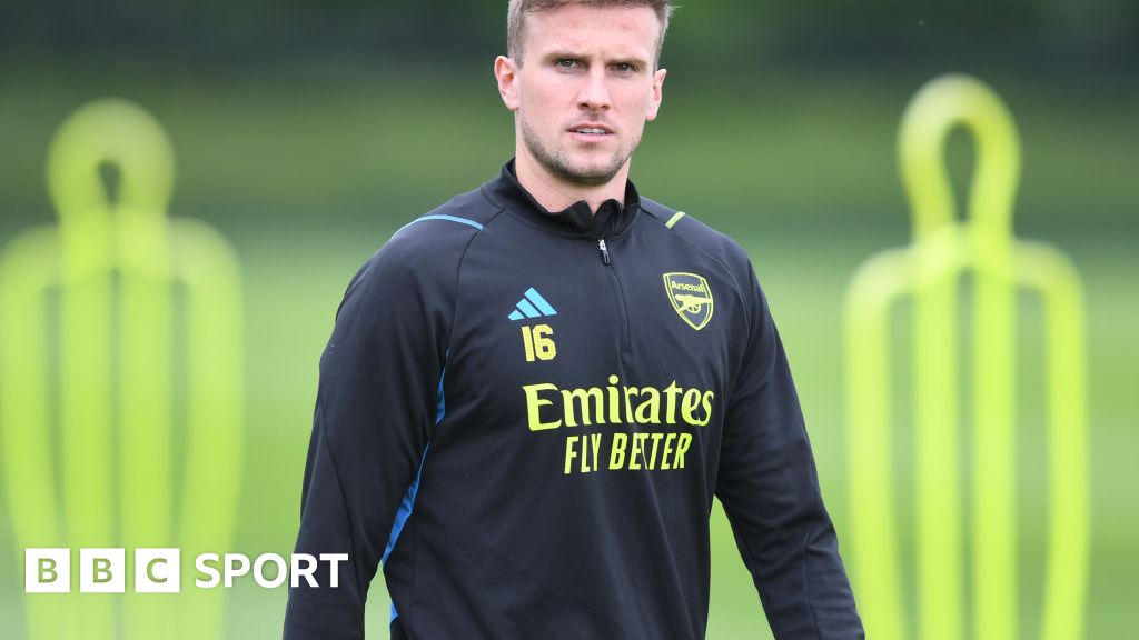 Palace sign Arsenal defender Rob Holding - BBC Sport