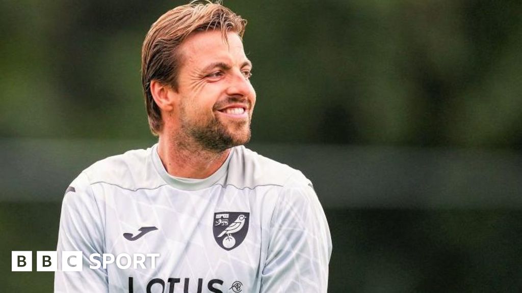 Luton Town sign Tim Krul - Rob Edwards reacts - BBC Sport