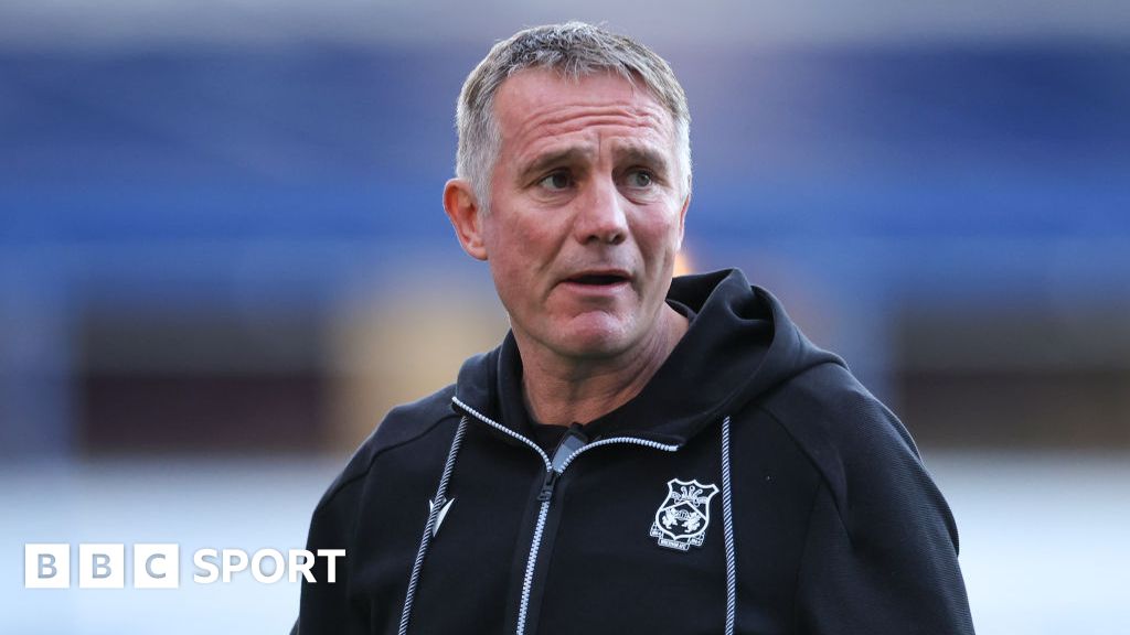 Wrexham 'recharged' ahead of Rotherham test - Phil Parkinson - BBC Sport