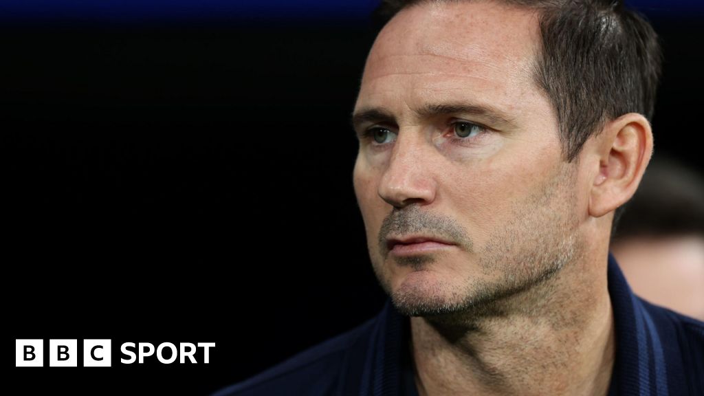 Chelsea: Mario Melchiot calls for long-term manager - BBC Sport