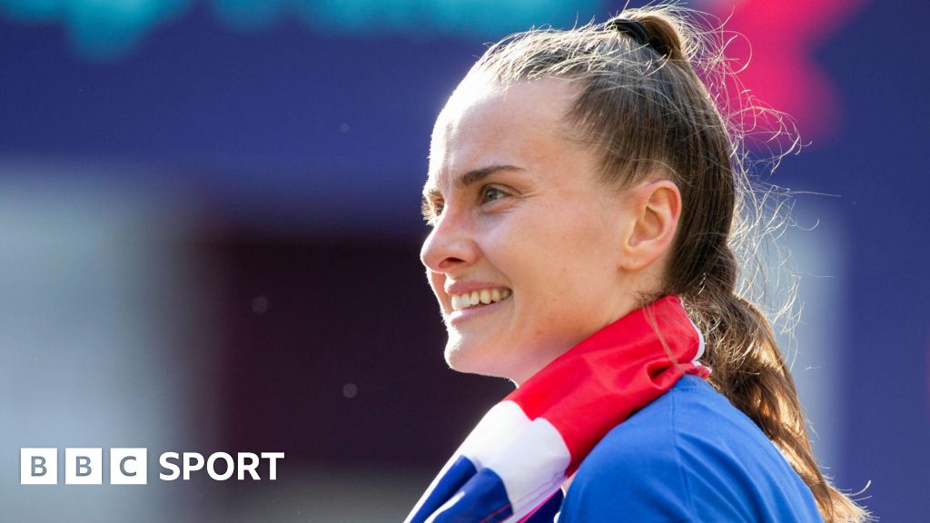 Rangers 'hungry to win more trophies' - Howat - BBC Sport