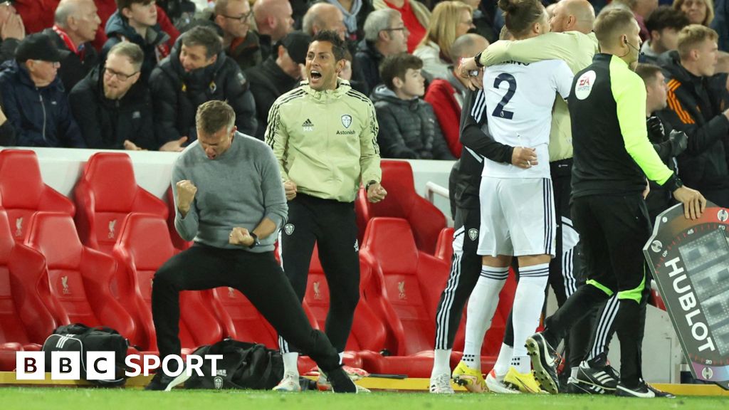 Leeds: '﻿It was a huge performance' - players turn up for manager - BBC ...