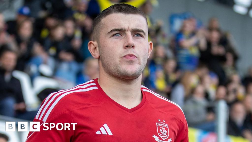 Sol Solomon: Tranmere Rovers sign former Marine forward - BBC Sport