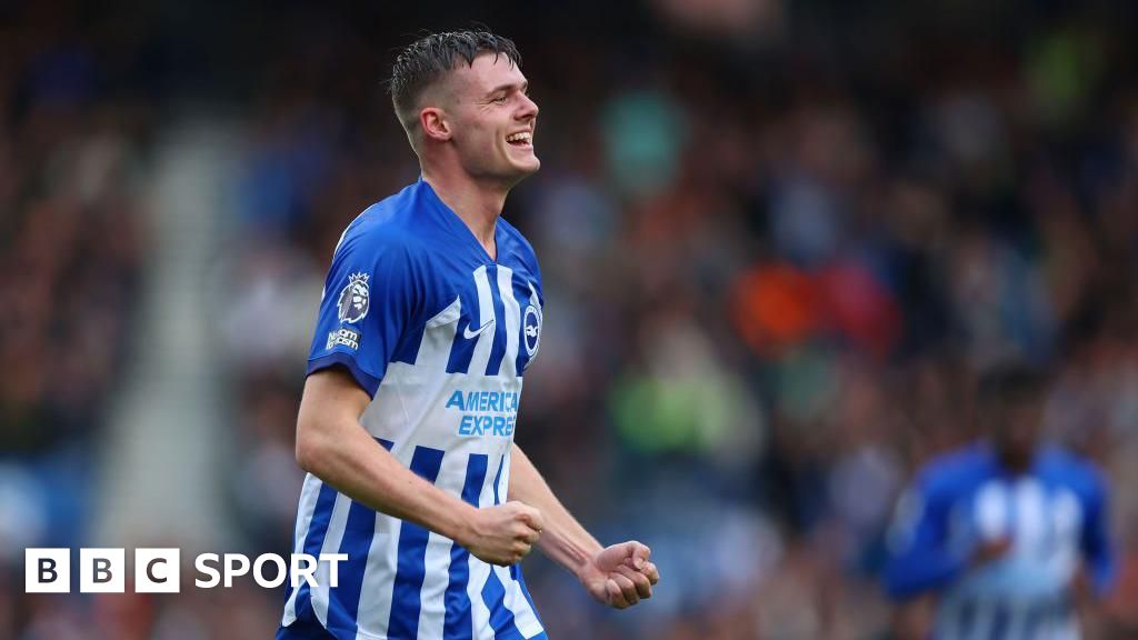 Brighton: Evan Ferguson signs new Albion contract - BBC Sport