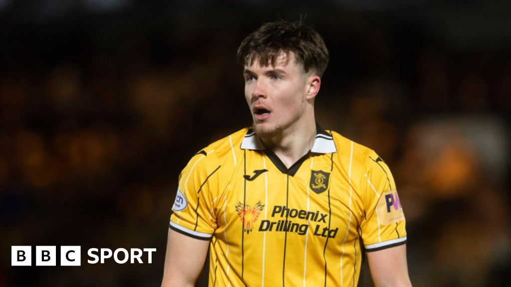 Boyes heads out on loan - BBC Sport