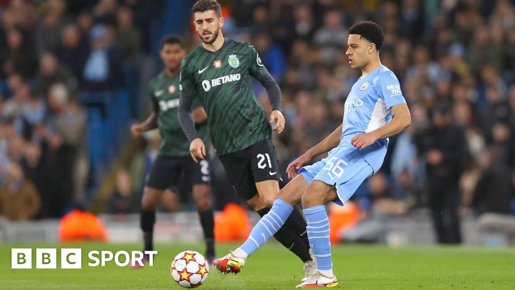 Manchester City: Egan-Riley 'looked like he fitted in' - BBC Sport