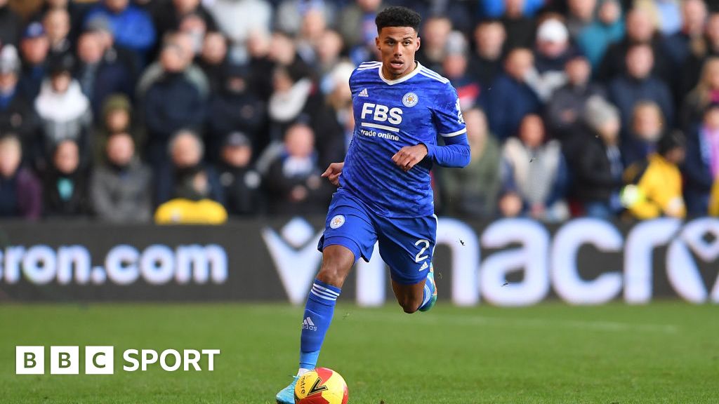 James Justin signs new Leicester contract - BBC Sport
