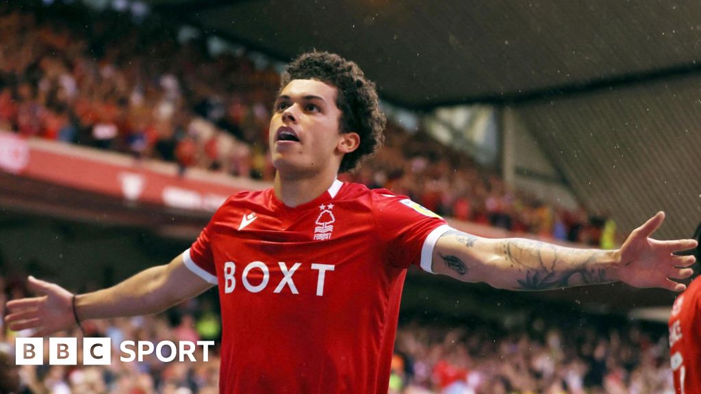 Nottingham Forest: Johnson 'right' to commit to club - BBC Sport