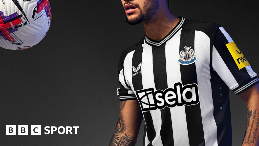 Newcastle United unveil new home kit - BBC Sport